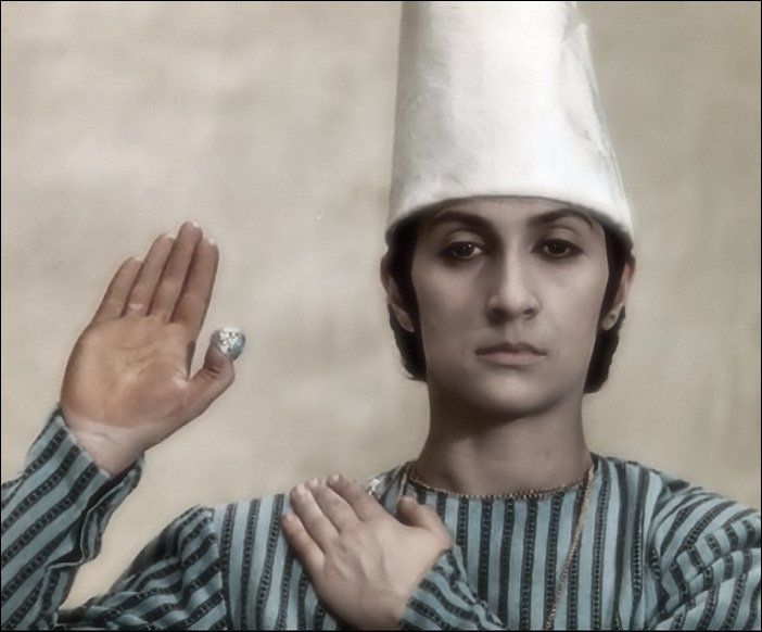 El color de la granada - La bahía más bella