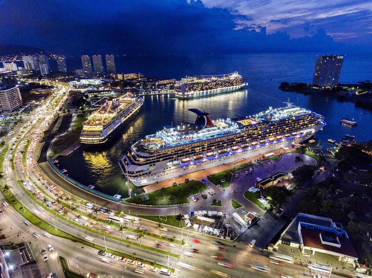 Cruises 2019: Banderas Bay, fashion destination - The most beautiful bay